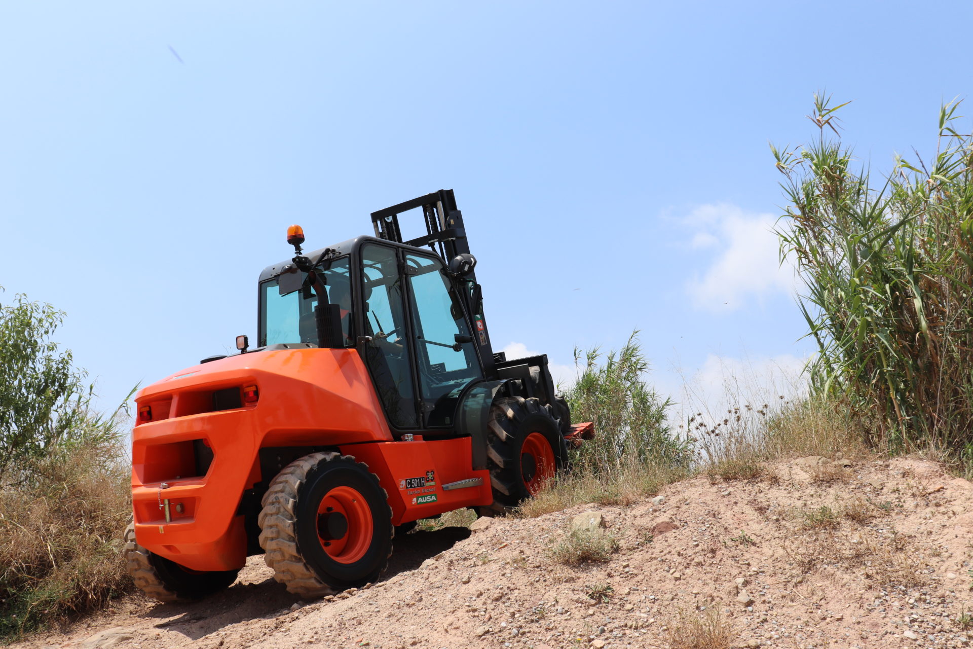 All terrain forklifts and telehandlers from Ausa - Lift and Hoist ...